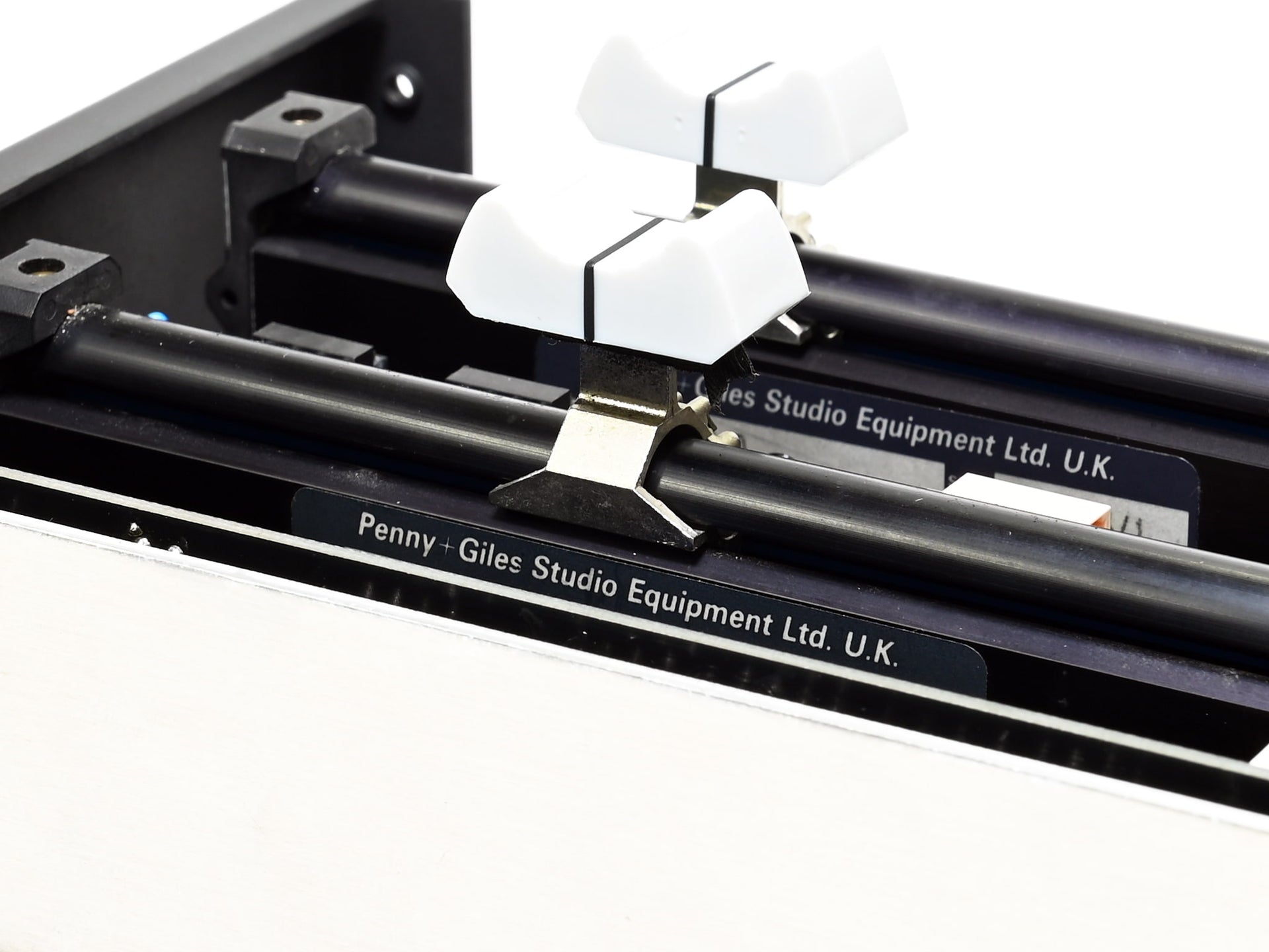 THE FADER BOX (NEW) – BAKU Pro Audio